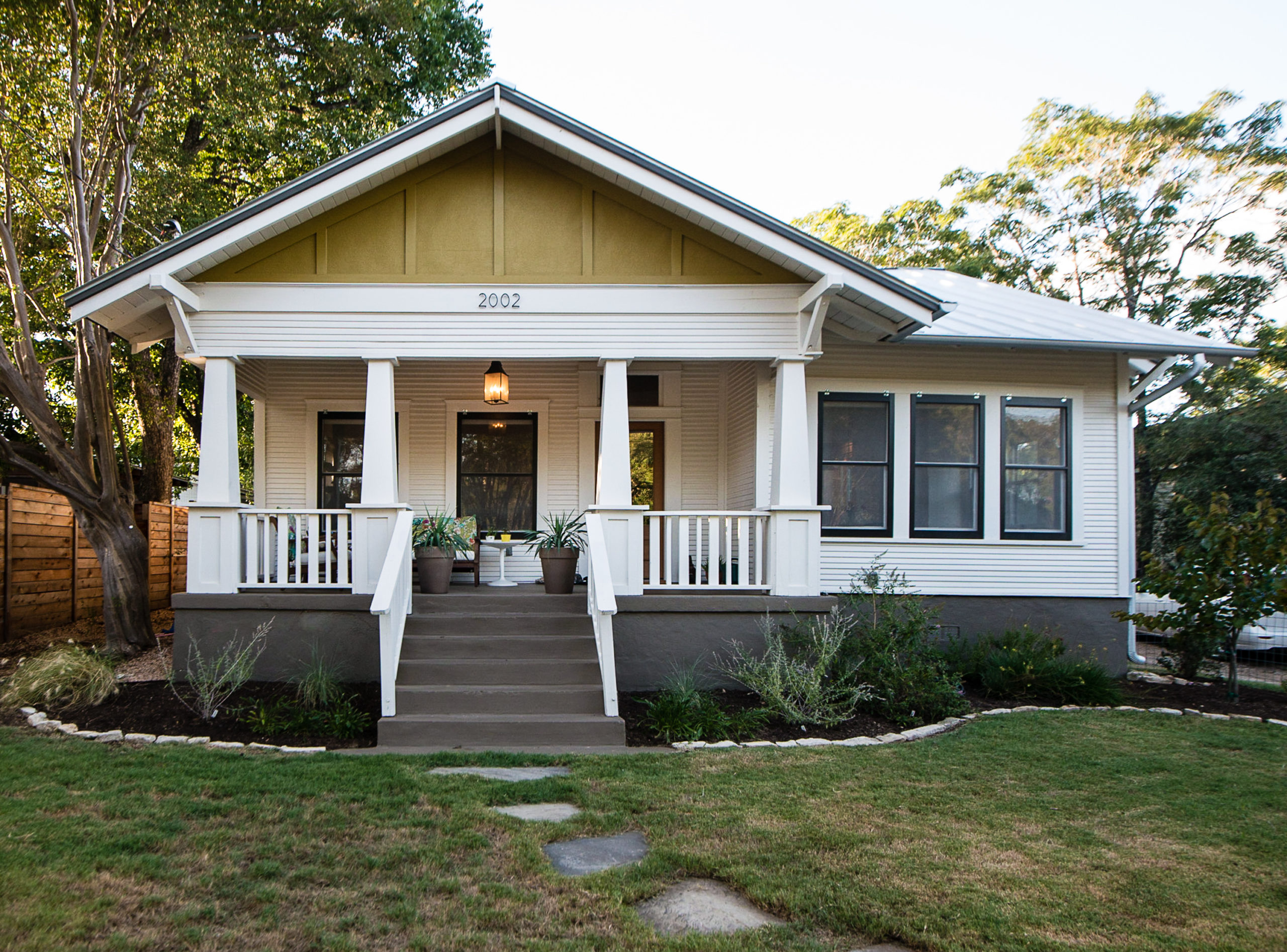 A Historic Chestnut Home Is Well Preserved By Architect - Austin Home